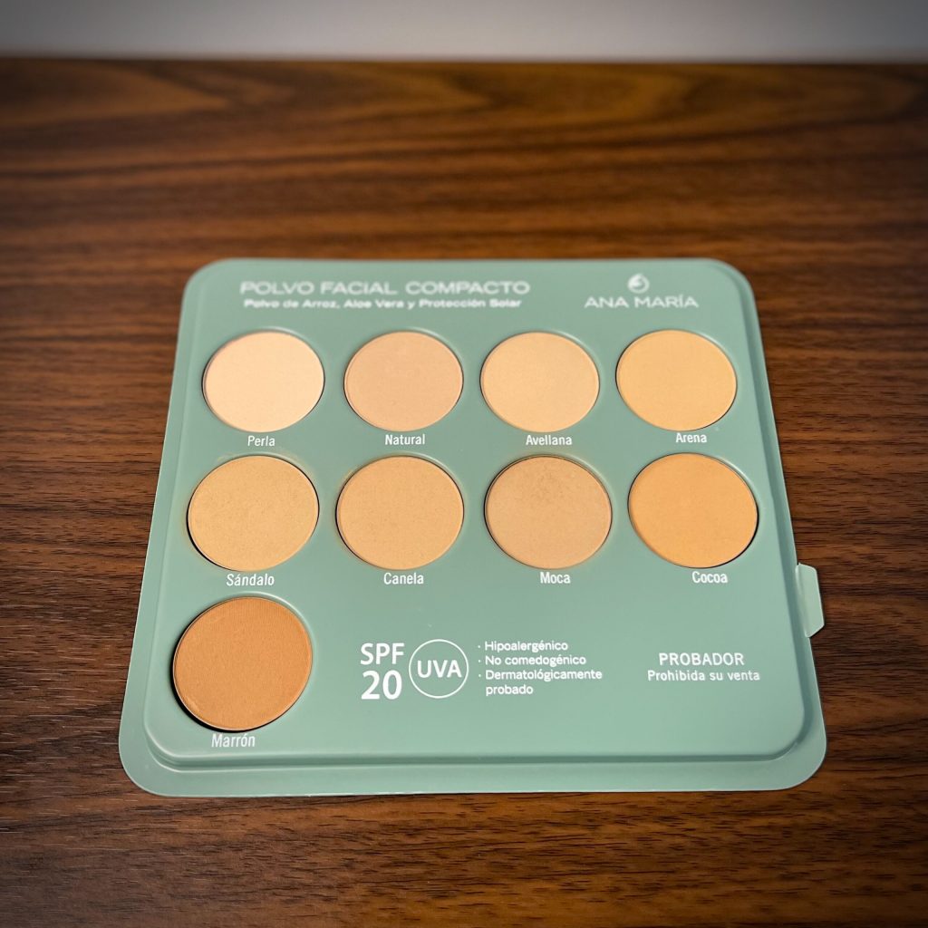 Polvo facial compacto Ana Maria – Mar Azul Maquillaje